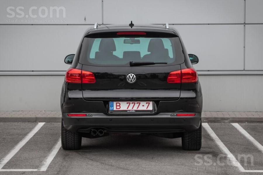 Black Volkswagen Tiguan 2012 in Riga, with an engine capacity of 2.00 L and mileage of 242 thousand km for 9990 €, photo 6 on AUTOMOTO.COM.LV