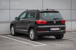 Black Volkswagen Tiguan 2012 in Riga, with an engine capacity of 2.00 L and mileage of 242 thousand km for 9990 €, photo 7 on AUTOMOTO.COM.LV