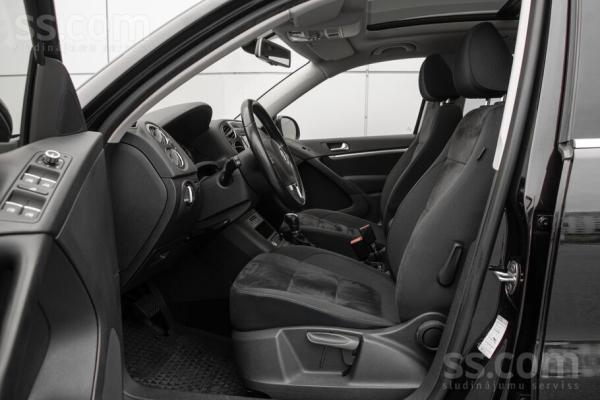 Black Volkswagen Tiguan 2012 in Riga, with an engine capacity of 2.00 L and mileage of 242 thousand km for 9990 €, photo 8 on AUTOMOTO.COM.LV