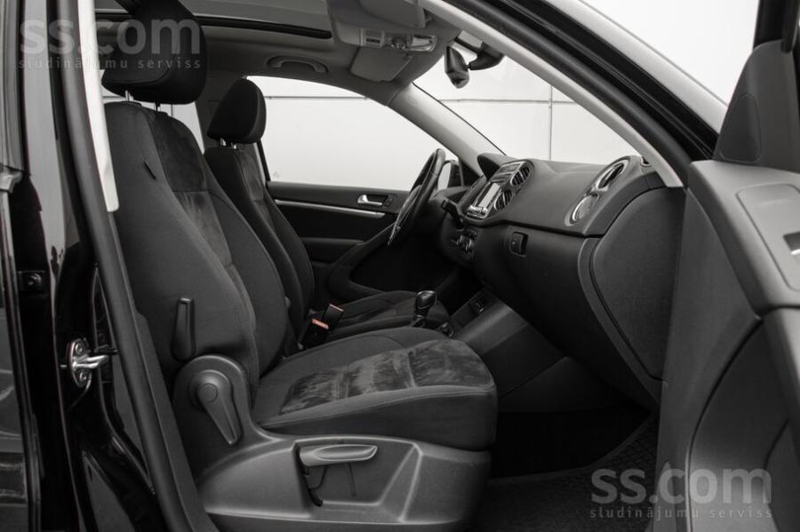 Black Volkswagen Tiguan 2012 in Riga, with an engine capacity of 2.00 L and mileage of 242 thousand km for 9990 €, photo 10 on AUTOMOTO.COM.LV