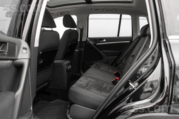 Black Volkswagen Tiguan 2012 in Riga, with an engine capacity of 2.00 L and mileage of 242 thousand km for 9990 €, photo 10 on AUTOMOTO.COM.LV
