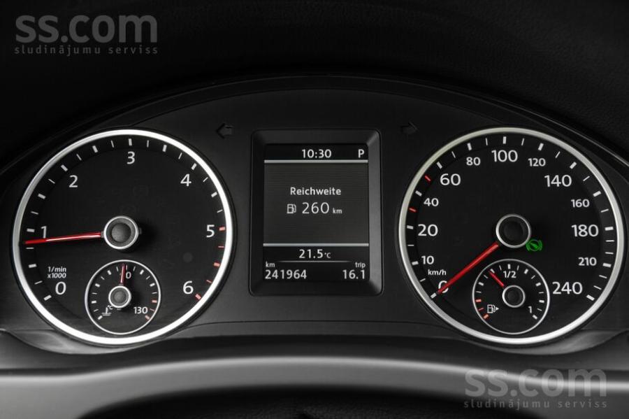 Black Volkswagen Tiguan 2012 in Riga, with an engine capacity of 2.00 L and mileage of 242 thousand km for 9990 €, photo 20 on AUTOMOTO.COM.LV