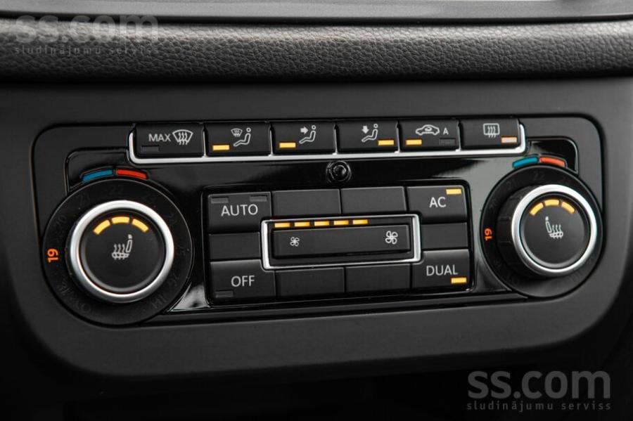 Black Volkswagen Tiguan 2012 in Riga, with an engine capacity of 2.00 L and mileage of 242 thousand km for 9990 €, photo 24 on AUTOMOTO.COM.LV