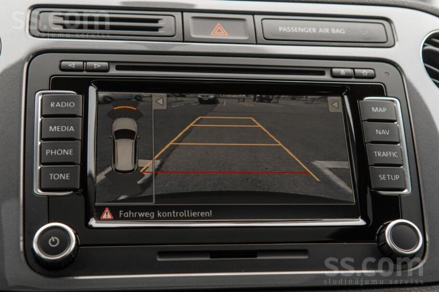 Black Volkswagen Tiguan 2012 in Riga, with an engine capacity of 2.00 L and mileage of 242 thousand km for 9990 €, photo 25 on AUTOMOTO.COM.LV