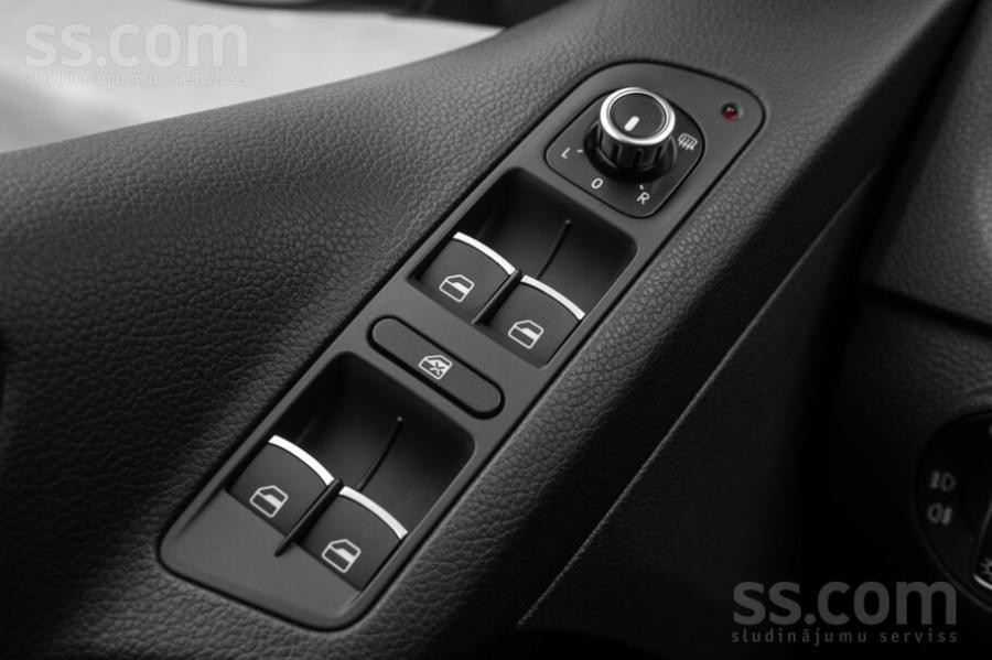 Black Volkswagen Tiguan 2012 in Riga, with an engine capacity of 2.00 L and mileage of 242 thousand km for 9990 €, photo 28 on AUTOMOTO.COM.LV