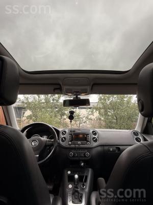 Black Volkswagen Tiguan 2012 in Riga, with an engine capacity of 2.00 L and mileage of 0 thousand km for 8500 €, photo 4 on AUTOMOTO.COM.LV