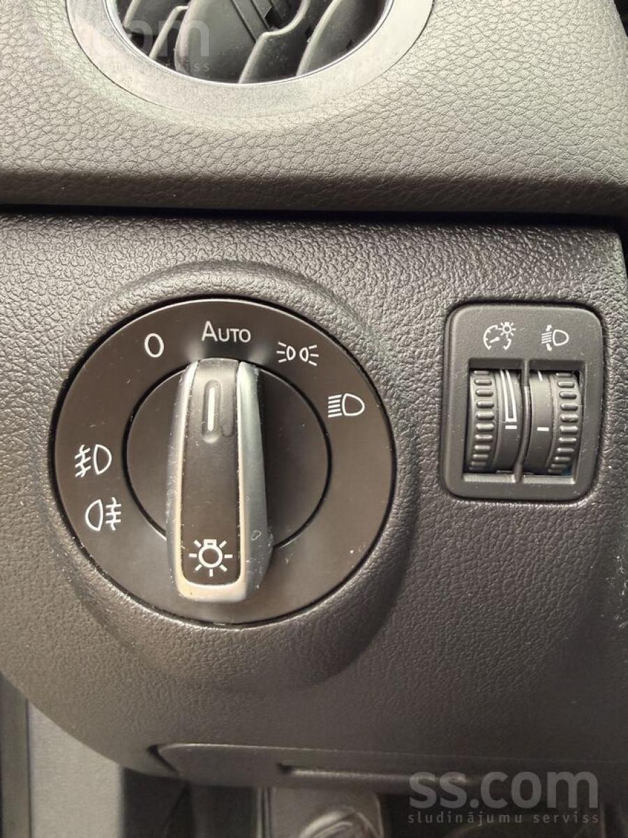 Melns Volkswagen Tiguan 2012 Rīga, ar dzinēja tilpumu 2.00 L un nobraukumu 0 tūkst. km par 8000 €, foto 5 vietnē AUTOMOTO.COM.LV