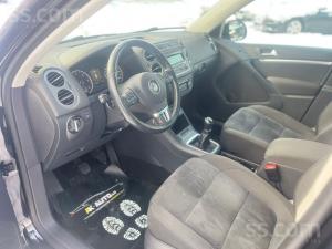 Melns Volkswagen Tiguan 2012 Kuldīga, ar dzinēja tilpumu 2.00 L un nobraukumu 320 tūkst. km par 8490 €, foto 10 vietnē AUTOMOTO.COM.LV