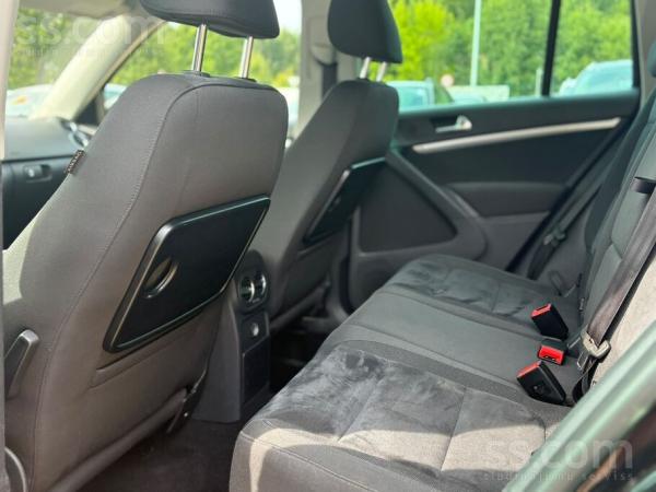 Volkswagen Tiguan 2012 KuldÄ«ga vietnÄ Melns Volkswagen Tiguan 2012 KuldÄ«ga, ar dzinÄja tilpumu 2.00 L un nobraukumu 320 tÅ«kst. km par 7890 ā¬, foto 11 vietnÄ AUTOMOTO.COM.LV