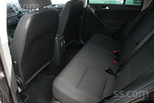 Black Volkswagen Tiguan 2012 in Tukums, with an engine capacity of 1.40 L and mileage of 208 thousand km for 7990 €, photo 6 on AUTOMOTO.COM.LV