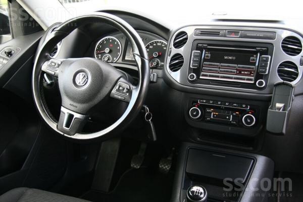 Black Volkswagen Tiguan 2012 in Tukums, with an engine capacity of 1.40 L and mileage of 208 thousand km for 7990 €, photo 9 on AUTOMOTO.COM.LV