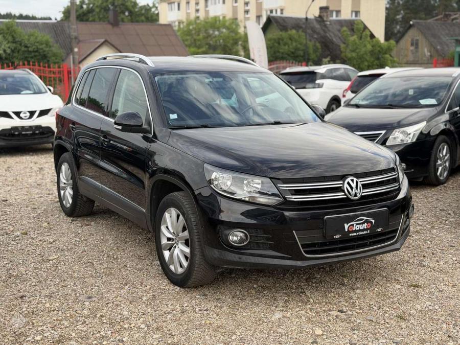 Black Volkswagen Tiguan 2012 in Vilnius, with an engine capacity of 1.97 L and mileage of 243 thousand km for 8500 €, photo 3 on AUTOMOTO.COM.LV