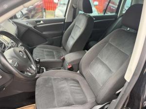 Black Volkswagen Tiguan 2012 in Vilnius, with an engine capacity of 1.97 L and mileage of 243 thousand km for 8500 €, photo 12 on AUTOMOTO.COM.LV