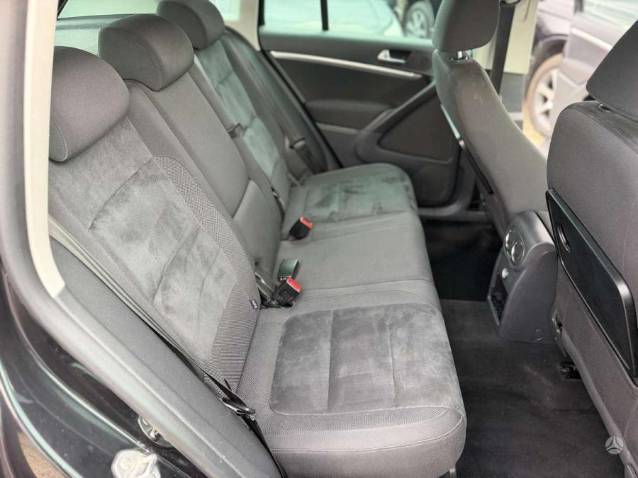 Black Volkswagen Tiguan 2012 in Vilnius, with an engine capacity of 1.97 L and mileage of 243 thousand km for 8500 €, photo 15 on AUTOMOTO.COM.LV