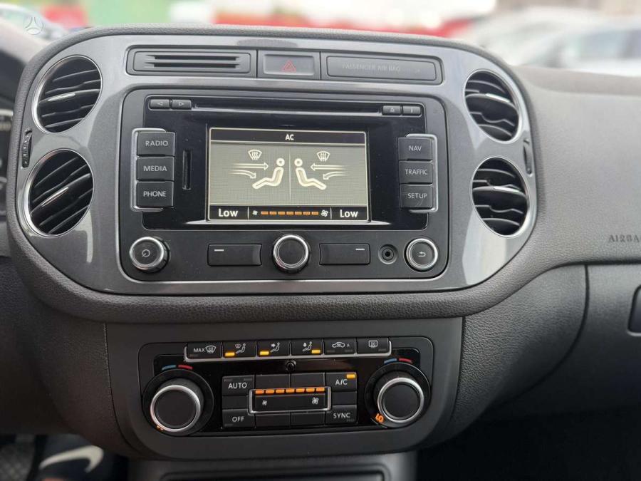 Black Volkswagen Tiguan 2012 in Vilnius, with an engine capacity of 1.97 L and mileage of 243 thousand km for 8500 €, photo 20 on AUTOMOTO.COM.LV