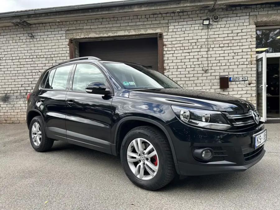 Melns Volkswagen Tiguan 2012 Limbaži, ar dzinēja tilpumu 2.00 L un nobraukumu 276 tūkst. km par 9250 €, foto 4 vietnē AUTOMOTO.COM.LV