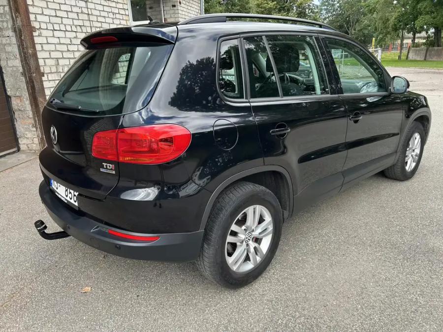 Melns Volkswagen Tiguan 2012 Limbaži, ar dzinēja tilpumu 2.00 L un nobraukumu 276 tūkst. km par 9250 €, foto 5 vietnē AUTOMOTO.COM.LV