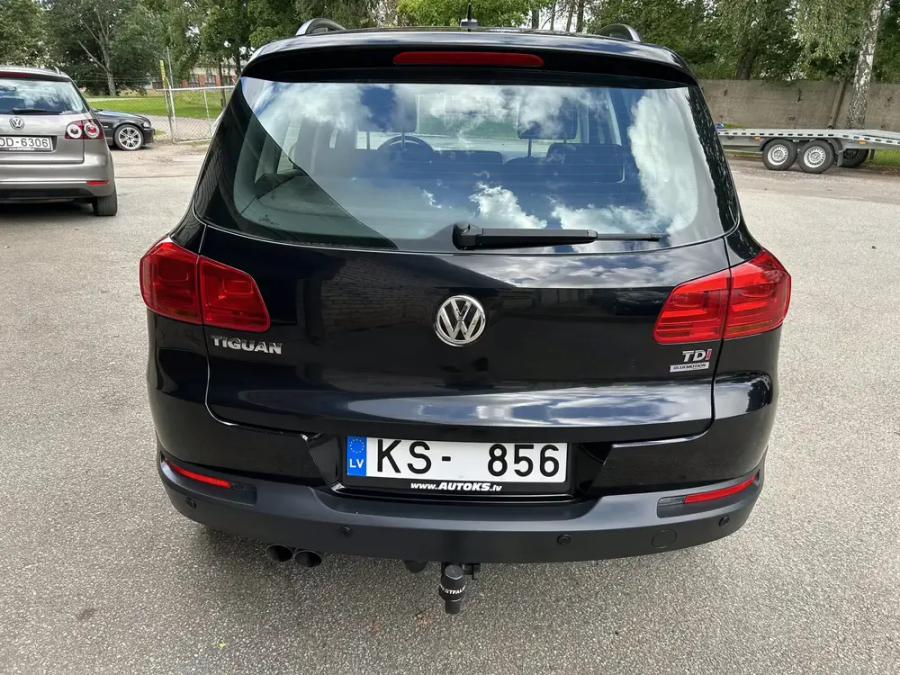 Melns Volkswagen Tiguan 2012 Limbaži, ar dzinēja tilpumu 2.00 L un nobraukumu 276 tūkst. km par 9250 €, foto 6 vietnē AUTOMOTO.COM.LV