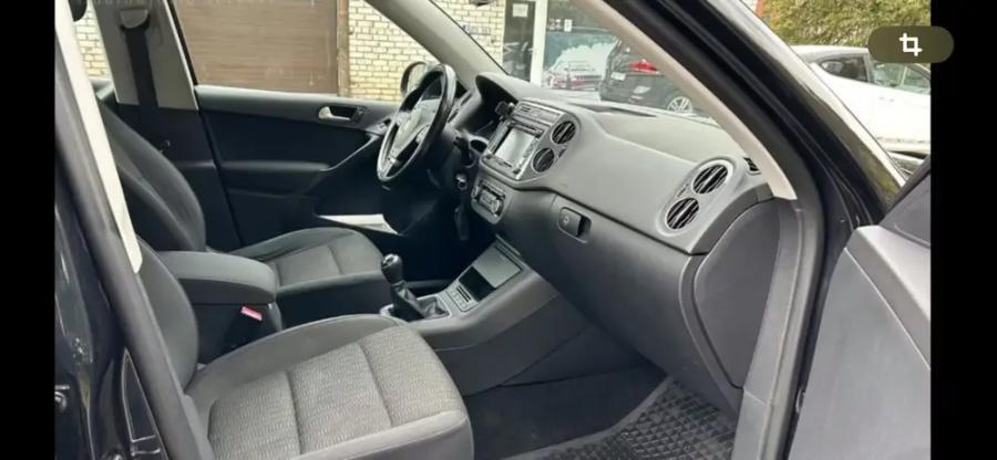 Melns Volkswagen Tiguan 2012 Limbaži, ar dzinēja tilpumu 2.00 L un nobraukumu 276 tūkst. km par 9250 €, foto 10 vietnē AUTOMOTO.COM.LV