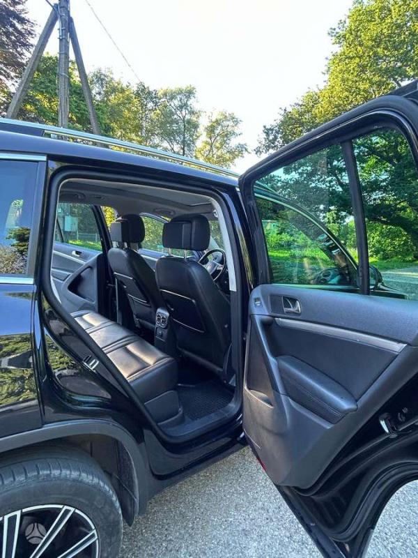 Melns Volkswagen Tiguan 2012 Klaipėda, ar dzinēja tilpumu 1.97 L un nobraukumu 141 tūkst. km par 9100 €, foto 10 vietnē AUTOMOTO.COM.LV