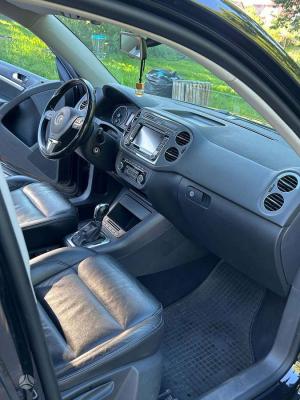 Melns Volkswagen Tiguan 2012 Klaipėda, ar dzinēja tilpumu 1.97 L un nobraukumu 141 tūkst. km par 9100 €, foto 14 vietnē AUTOMOTO.COM.LV