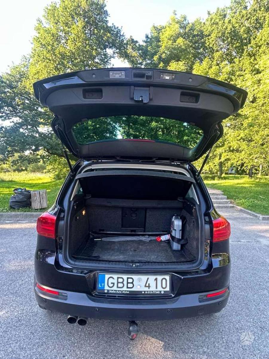 Melns Volkswagen Tiguan 2012 Klaipėda, ar dzinēja tilpumu 1.97 L un nobraukumu 141 tūkst. km par 9100 €, foto 20 vietnē AUTOMOTO.COM.LV