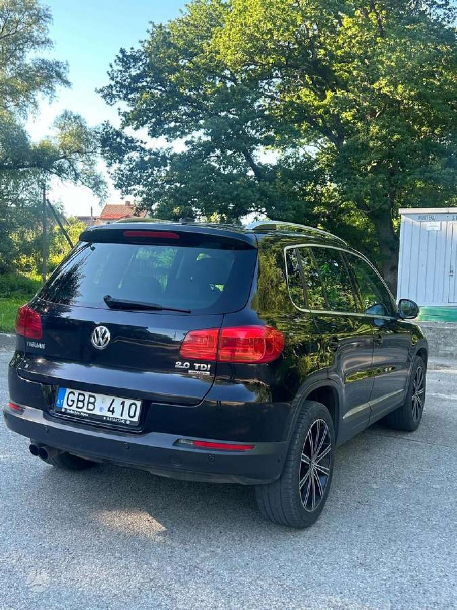 Melns Volkswagen Tiguan 2012 Klaipėda, ar dzinēja tilpumu 1.97 L un nobraukumu 141 tūkst. km par 9100 €, foto 22 vietnē AUTOMOTO.COM.LV