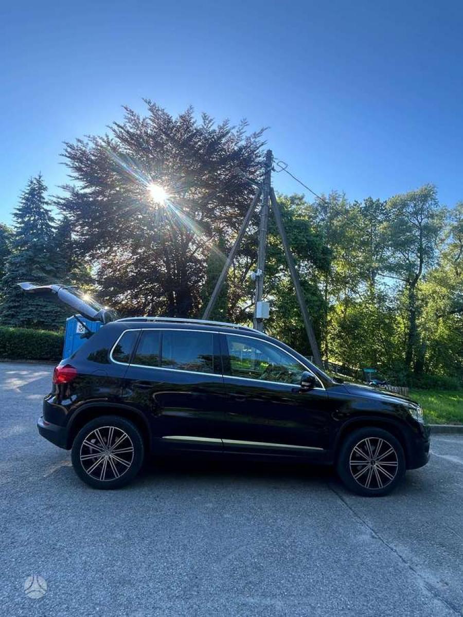 Melns Volkswagen Tiguan 2012 Klaipėda, ar dzinēja tilpumu 1.97 L un nobraukumu 141 tūkst. km par 9100 €, foto 23 vietnē AUTOMOTO.COM.LV