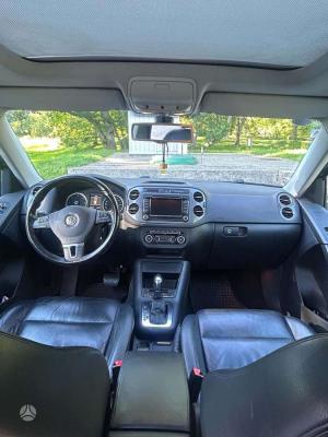Melns Volkswagen Tiguan 2012 Klaipėda, ar dzinēja tilpumu 1.97 L un nobraukumu 141 tūkst. km par 9100 €, foto 25 vietnē AUTOMOTO.COM.LV