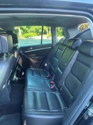 Melns Volkswagen Tiguan 2012 Klaipėda, ar dzinēja tilpumu 1.97 L un nobraukumu 141 tūkst. km par 9100 €, foto 27 vietnē AUTOMOTO.COM.LV
