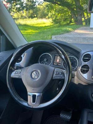 Melns Volkswagen Tiguan 2012 Klaipėda, ar dzinēja tilpumu 1.97 L un nobraukumu 141 tūkst. km par 9100 €, foto 28 vietnē AUTOMOTO.COM.LV
