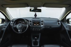 Melns Volkswagen Tiguan 2012 Ventspils, ar dzinēja tilpumu 2.00 L un nobraukumu 268 tūkst. km par 7500 €, foto 13 vietnē AUTOMOTO.COM.LV
