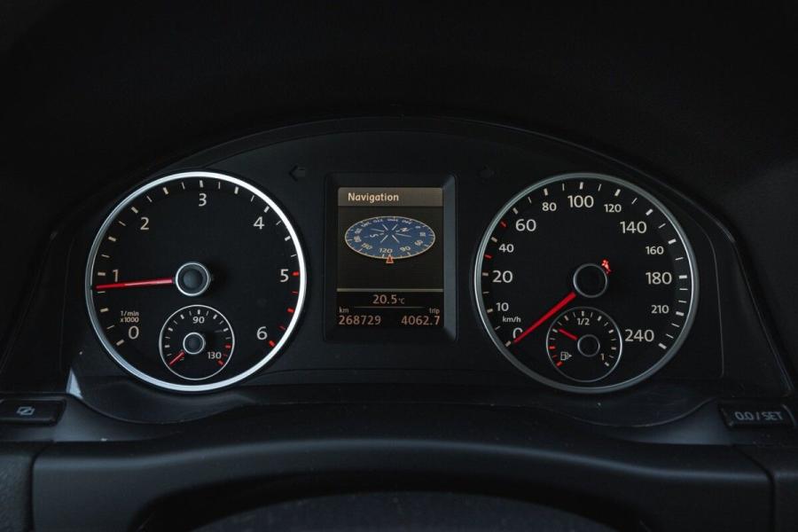Melns Volkswagen Tiguan 2012 Ventspils, ar dzinēja tilpumu 2.00 L un nobraukumu 268 tūkst. km par 7500 €, foto 20 vietnē AUTOMOTO.COM.LV