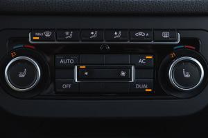 Melns Volkswagen Tiguan 2012 Ventspils, ar dzinēja tilpumu 2.00 L un nobraukumu 268 tūkst. km par 7500 €, foto 25 vietnē AUTOMOTO.COM.LV
