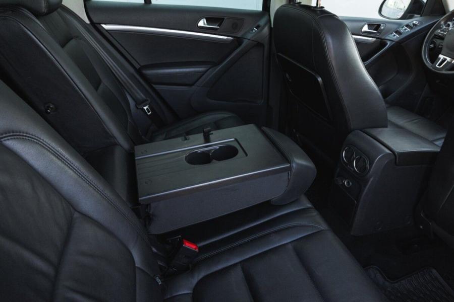 Melns Volkswagen Tiguan 2012 Ventspils, ar dzinēja tilpumu 2.00 L un nobraukumu 268 tūkst. km par 7500 €, foto 31 vietnē AUTOMOTO.COM.LV
