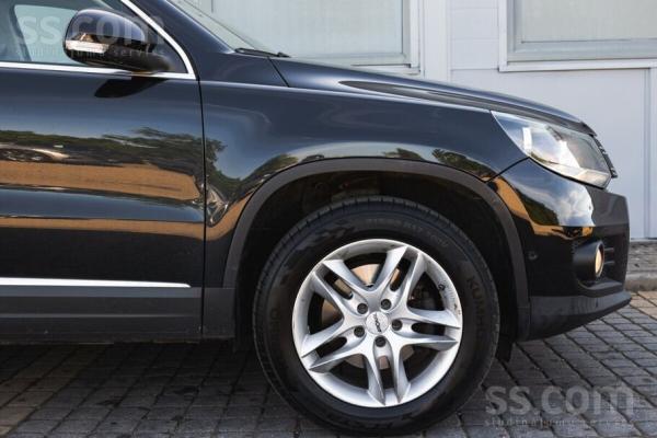 Melns Volkswagen Tiguan 2012 Ventspils, ar dzinēja tilpumu 2.00 L un nobraukumu 268 tūkst. km par 7500 €, foto 9 vietnē AUTOMOTO.COM.LV