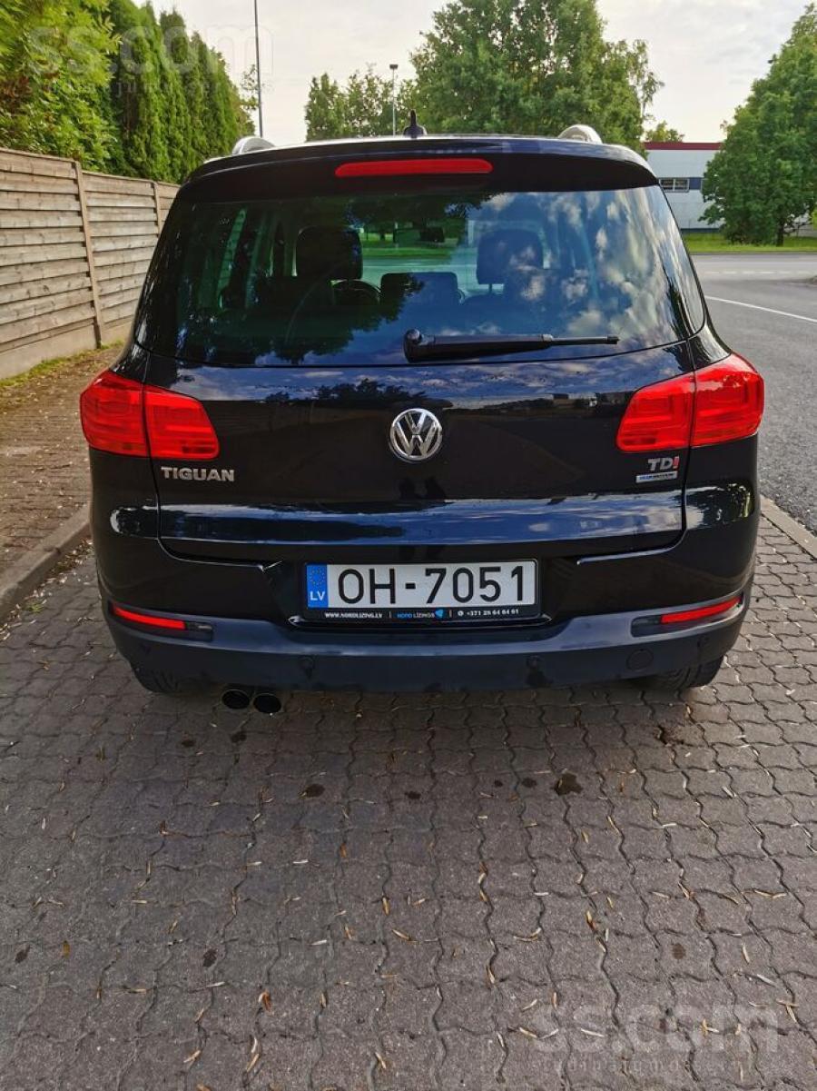 Melns Volkswagen Tiguan 2012 Jelgava, ar dzinēja tilpumu 2.00 L un nobraukumu 222 tūkst. km par 8550 €, foto 5 vietnē AUTOMOTO.COM.LV