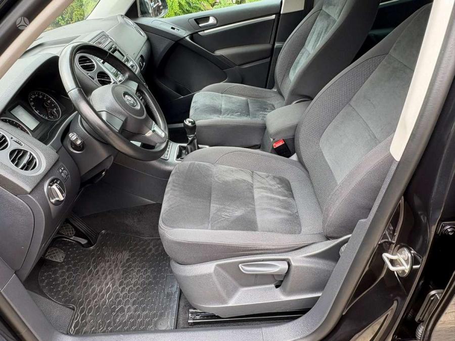 Melns Volkswagen Tiguan 2012 Klaipėda, ar dzinēja tilpumu 1.97 L un nobraukumu 188 tūkst. km par 7900 €, foto 3 vietnē AUTOMOTO.COM.LV