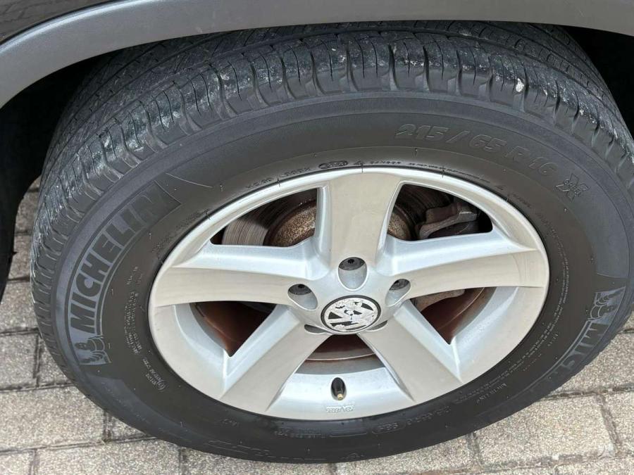 Melns Volkswagen Tiguan 2012 Klaipėda, ar dzinēja tilpumu 1.97 L un nobraukumu 188 tūkst. km par 7900 €, foto 20 vietnē AUTOMOTO.COM.LV