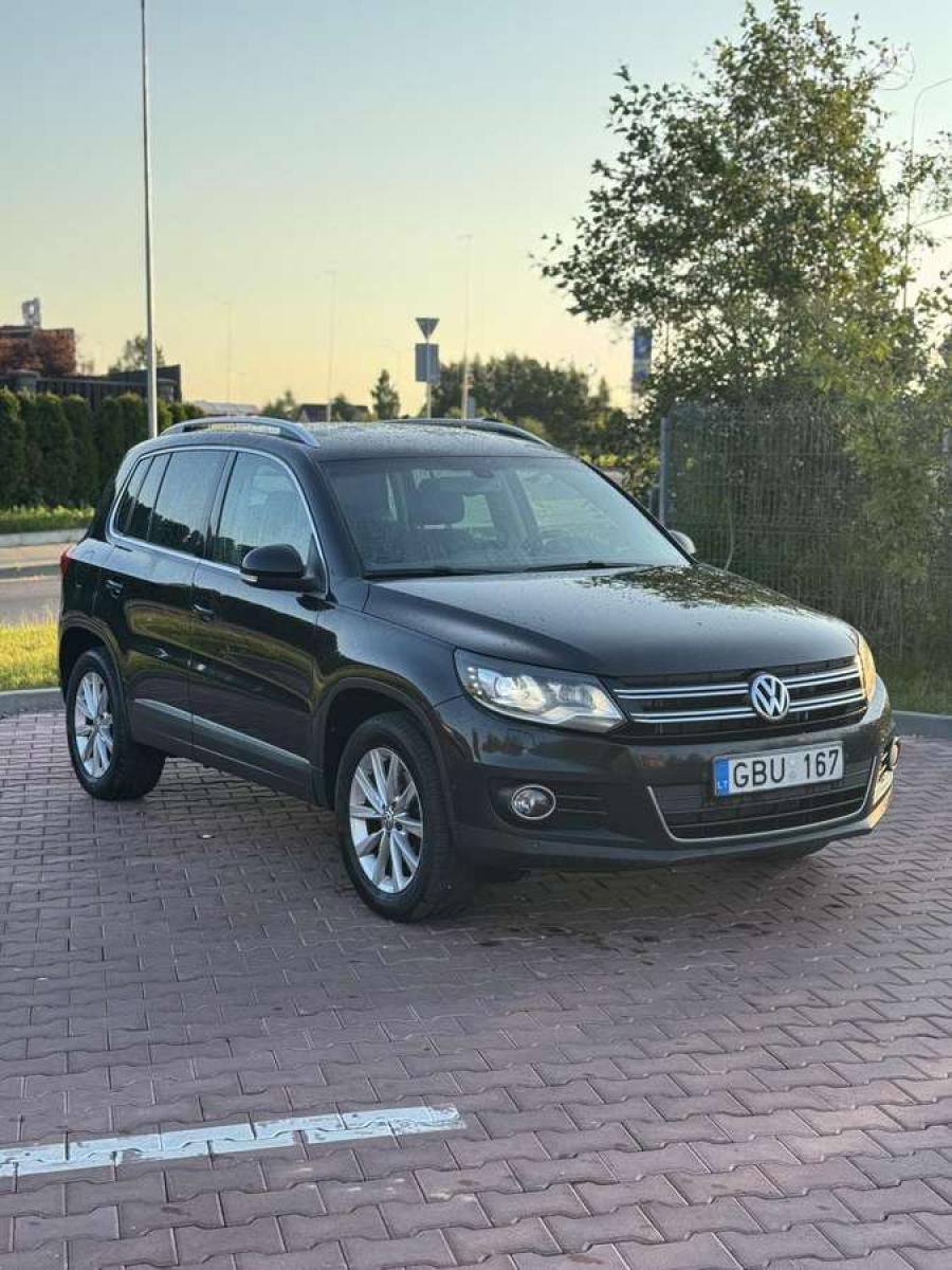 Melns Volkswagen Tiguan 2012 Viļņa, ar dzinēja tilpumu 1.97 L un nobraukumu 550 tūkst. km par 4950 €, foto 1 vietnē AUTOMOTO.COM.LV