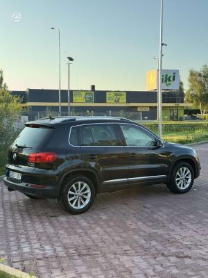 Melns Volkswagen Tiguan 2012 Viļņa, ar dzinēja tilpumu 1.97 L un nobraukumu 550 tūkst. km par 4950 €, foto 5 vietnē AUTOMOTO.COM.LV