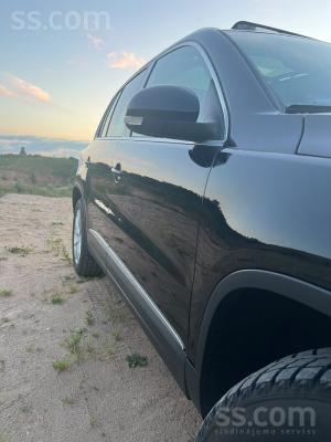 Black Volkswagen Tiguan 2012 in Rezekne, with an engine capacity of 2.00 L and mileage of 315 thousand km for 8550 €, photo 7 on AUTOMOTO.COM.LV