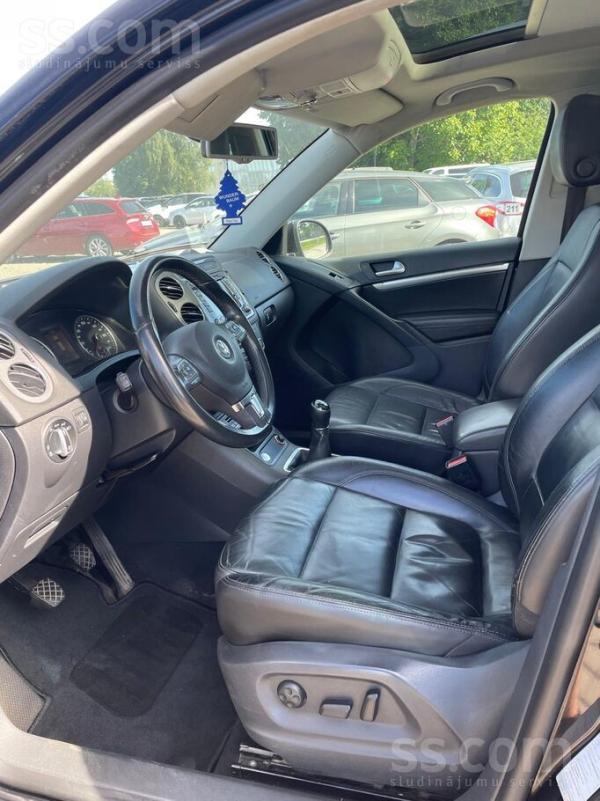 Black Volkswagen Tiguan 2012 in Riga, with an engine capacity of 2.00 L and mileage of 280 thousand km for 8200 €, photo 6 on AUTOMOTO.COM.LV