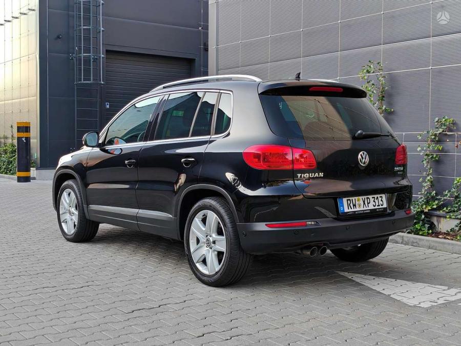Melns Volkswagen Tiguan 2012 Klaipėda, ar dzinēja tilpumu 1.97 L un nobraukumu 260 tūkst. km par 8950 €, foto 12 vietnē AUTOMOTO.COM.LV