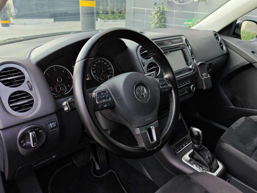 Melns Volkswagen Tiguan 2012 Klaipėda, ar dzinēja tilpumu 1.97 L un nobraukumu 260 tūkst. km par 8950 €, foto 36 vietnē AUTOMOTO.COM.LV
