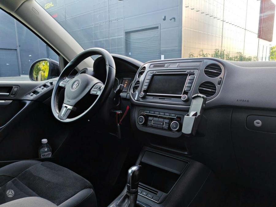 Melns Volkswagen Tiguan 2012 Klaipėda, ar dzinēja tilpumu 1.97 L un nobraukumu 260 tūkst. km par 8950 €, foto 41 vietnē AUTOMOTO.COM.LV