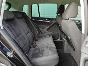 Melns Volkswagen Tiguan 2012 Klaipėda, ar dzinēja tilpumu 1.97 L un nobraukumu 260 tūkst. km par 8950 €, foto 44 vietnē AUTOMOTO.COM.LV