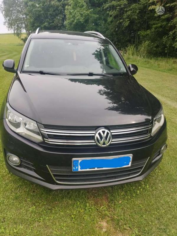 Black Volkswagen Tiguan 2012 in Alytus, with an engine capacity of 2.00 L and mileage of 240 thousand km for 7200 €, photo 5 on AUTOMOTO.COM.LV