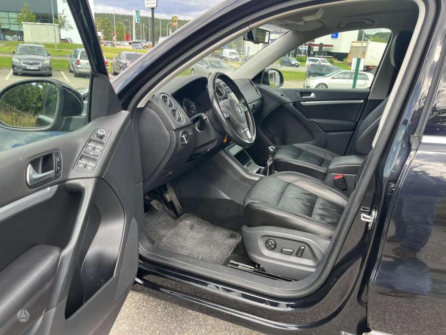 Melns Volkswagen Tiguan 2012 Viļņa, ar dzinēja tilpumu 1.39 L un nobraukumu 234 tūkst. km par 8950 €, foto 21 vietnē AUTOMOTO.COM.LV