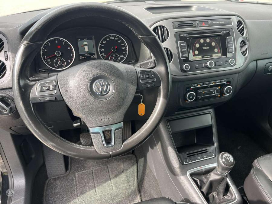 Melns Volkswagen Tiguan 2012 Viļņa, ar dzinēja tilpumu 1.39 L un nobraukumu 234 tūkst. km par 8950 €, foto 25 vietnē AUTOMOTO.COM.LV